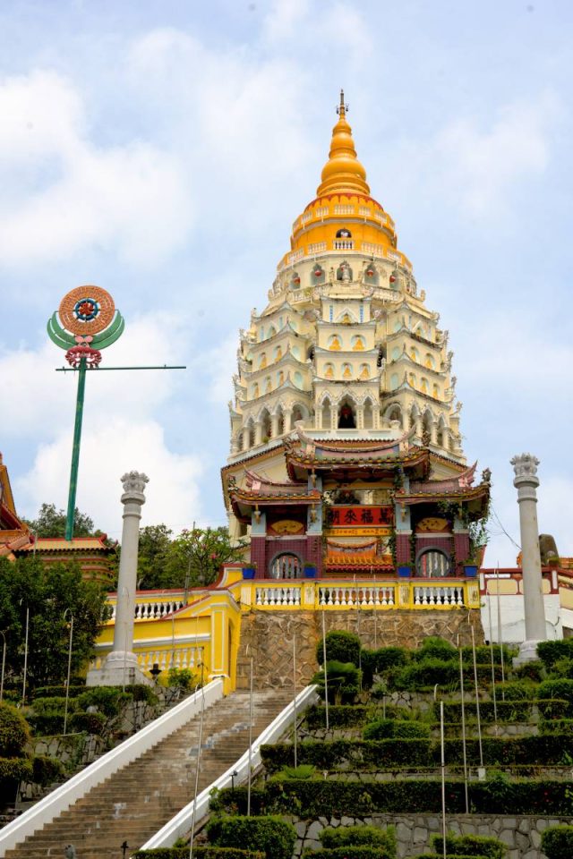 Kek Lok Si Temple Penang | Visiting guide with stunning photos
