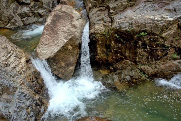 Kenyir Lake Travel Guide: Where to Go, Stay & What to Expect