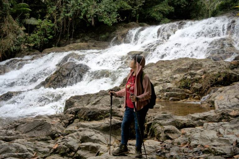 Kenyir Lake Travel Guide: Where to Go, Stay & What to Expect